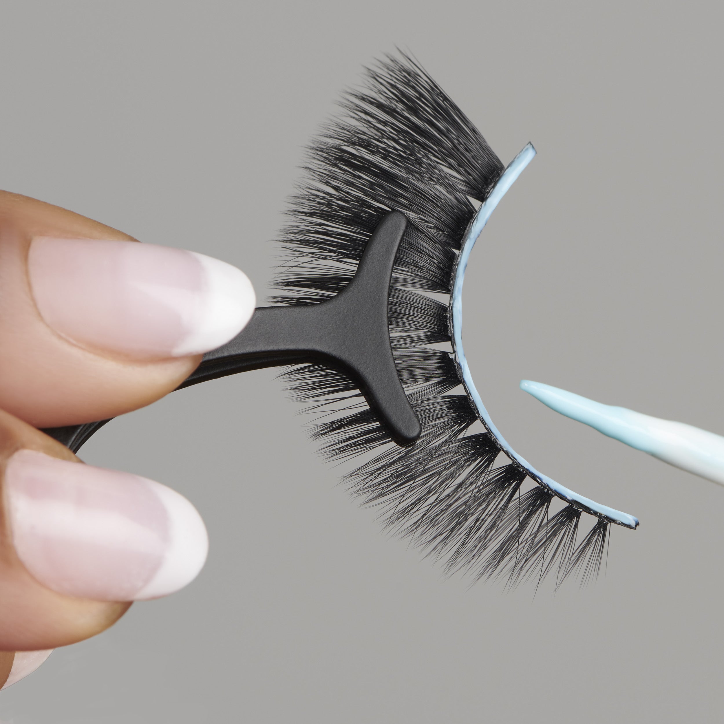 True Glue Vegan Lash Adhesive in Blue – True Glue Beauty